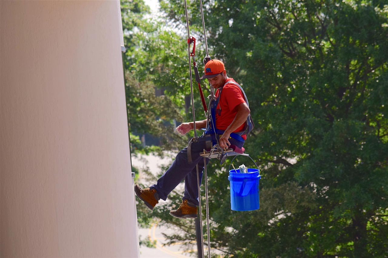 How Much Does It Cost To Clean A Window For Commercial Buildings In 2021 West Coast Property how-much-does-it-cost-to-clean-a-window-for-commercial-buildings-in-2021-west-coast-property
